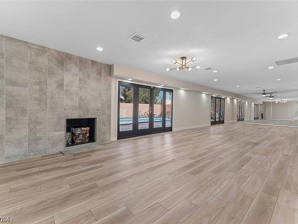 2612 W Oakey Blvd, Las Vegas, NV 89102 | Zillow