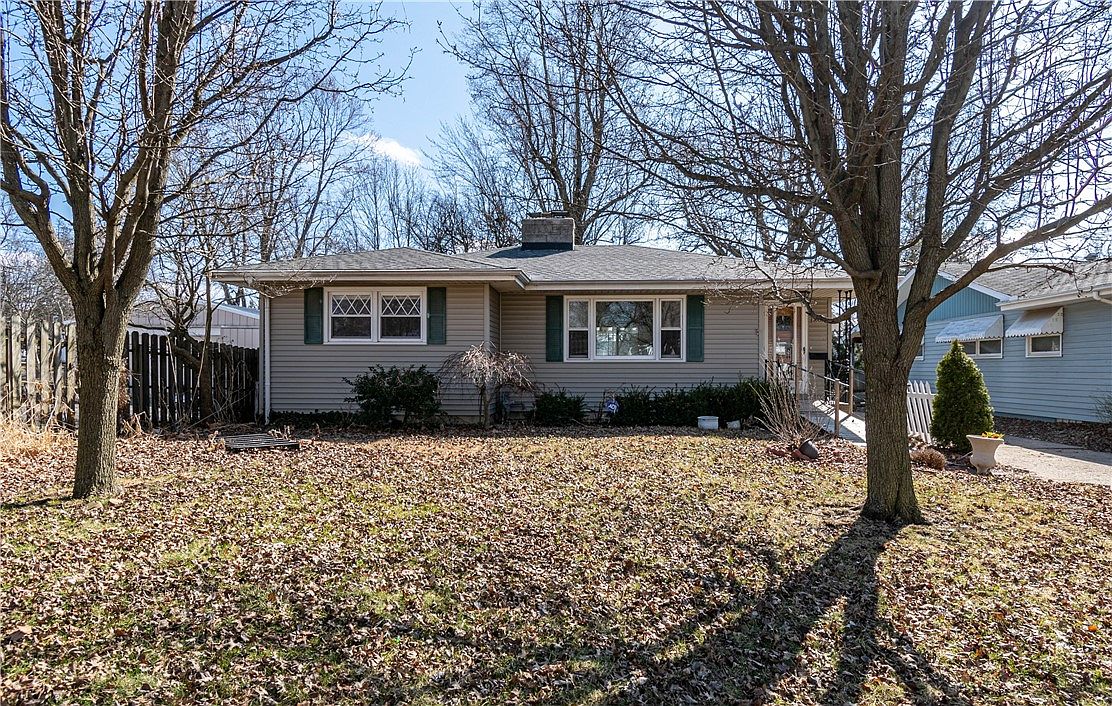 2005 W Waggoner St, Decatur, IL 62526 | Zillow