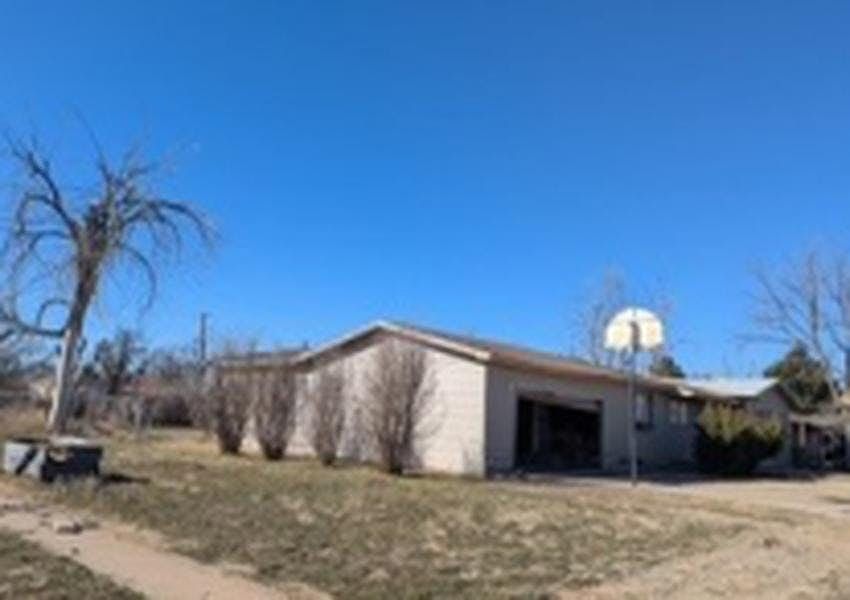106 E Jeffie Ave, Floydada, TX 79235 | Zillow