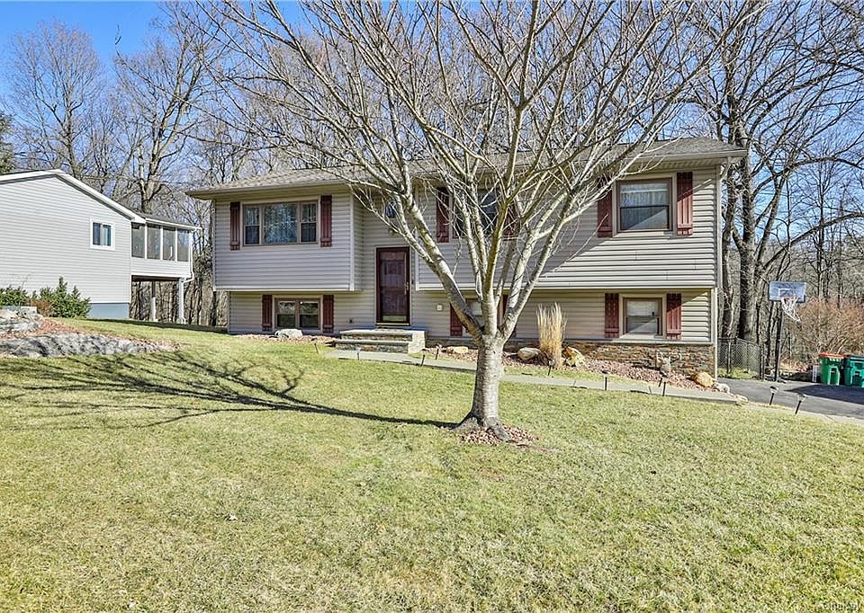 25 Raker Rd, Poughkeepsie, NY 12603 | MLS #H6232974 | Zillow