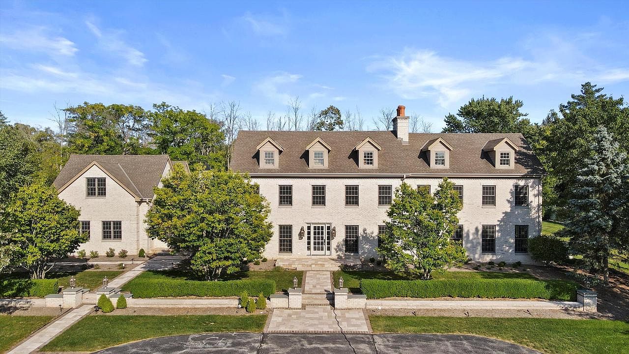 10060 North Range Line ROAD, Mequon, WI 53092 | MLS #1888442 | Zillow