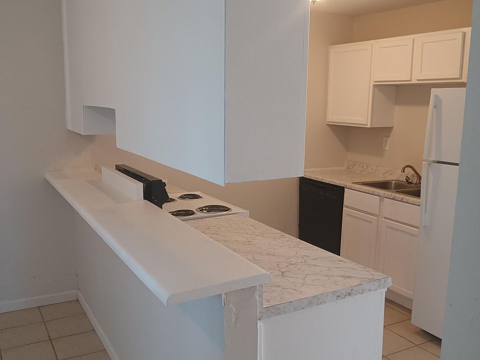 6933 SW Hampshire Cir, Lawton, OK 73505 | Zillow