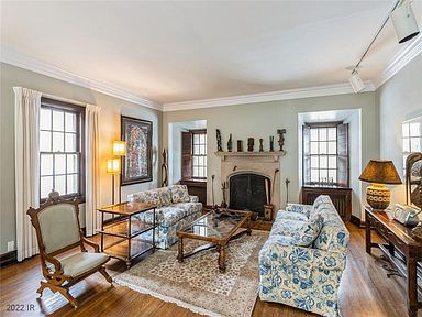 4220 Foster Dr, Des Moines, IA 50312 | Zillow