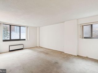 210 Locust St #2DW, Philadelphia, PA 19106 | MLS #PAPH2469370 | Zillow