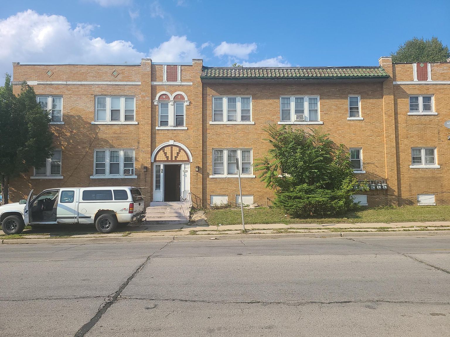 2208 W Locust St APT 6, Milwaukee, WI 53206 | Zillow