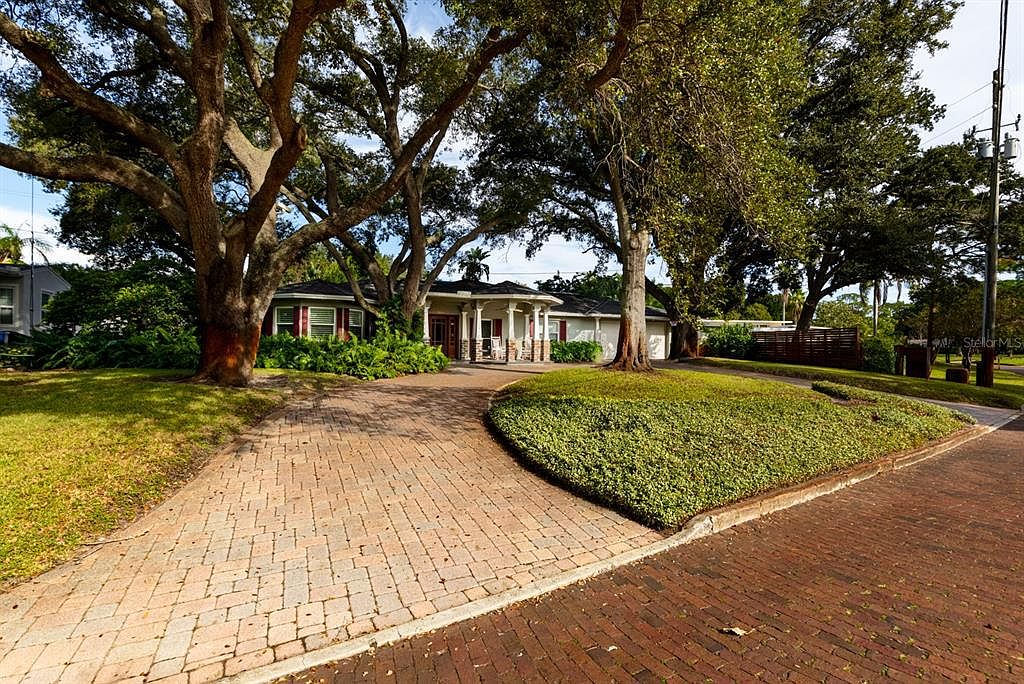 630 63rd St N, Saint Petersburg, FL 33710 | Zillow