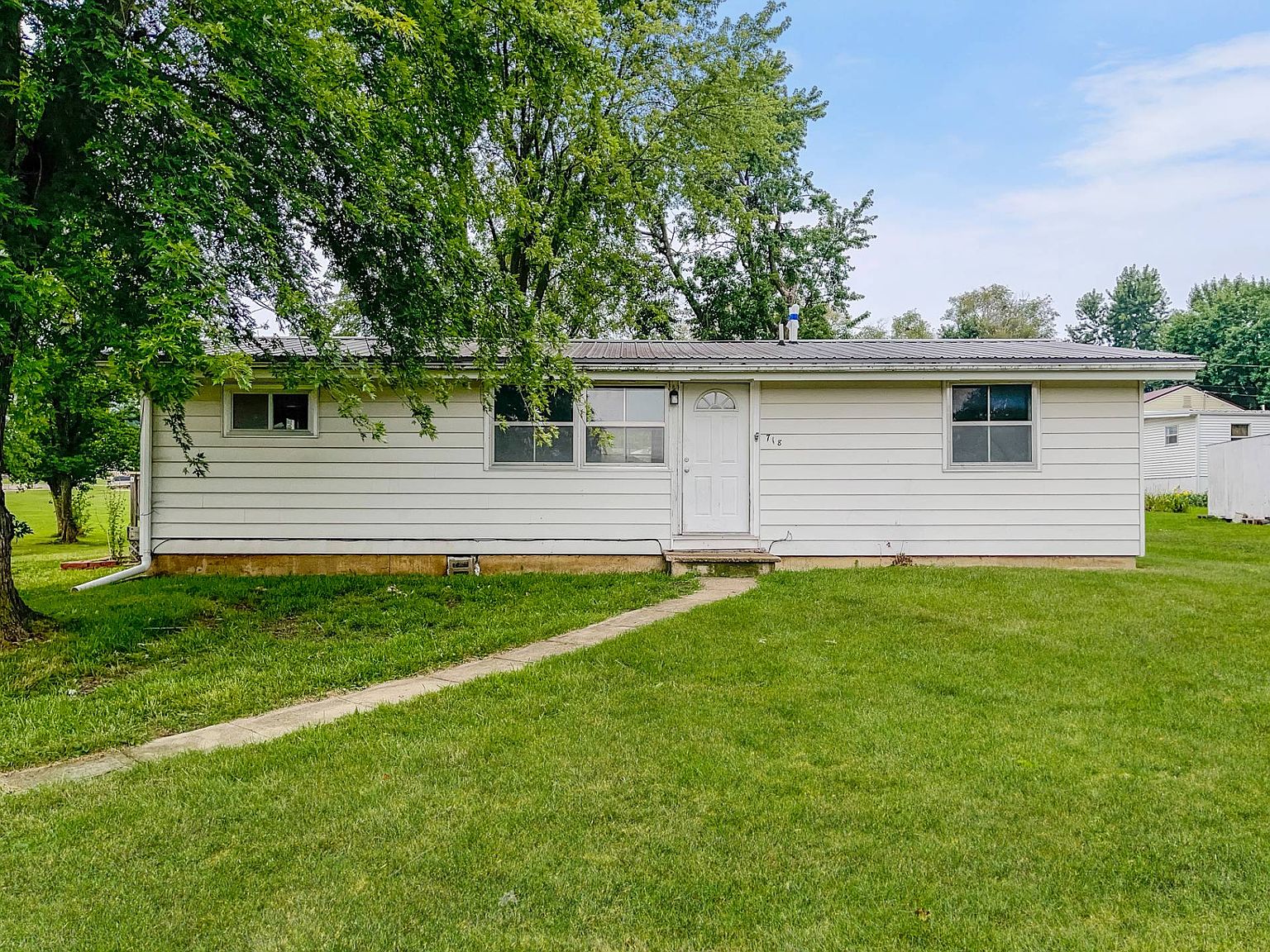 718 Saint Louis Ave, Chillicothe, MO 64601 | MLS #11211211 | Zillow