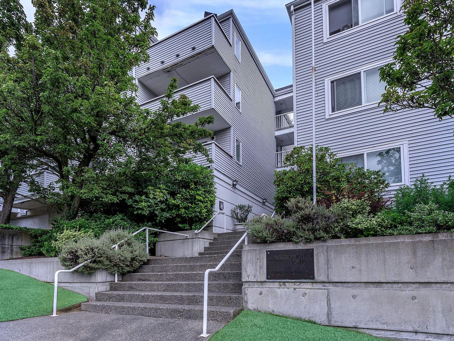 620 Comstock St #208, Seattle, WA 98109 | Zillow