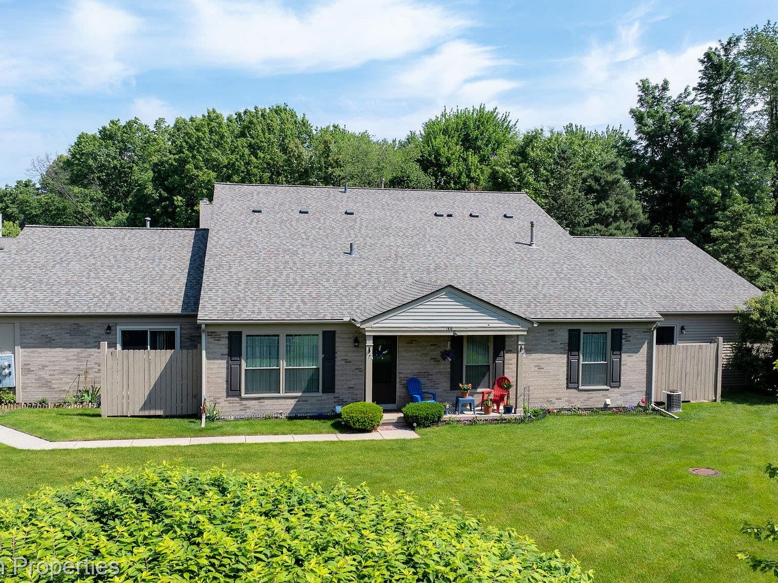 140 Pine Tree Ridge Dr UNIT 2, Waterford, MI 48327 | Zillow