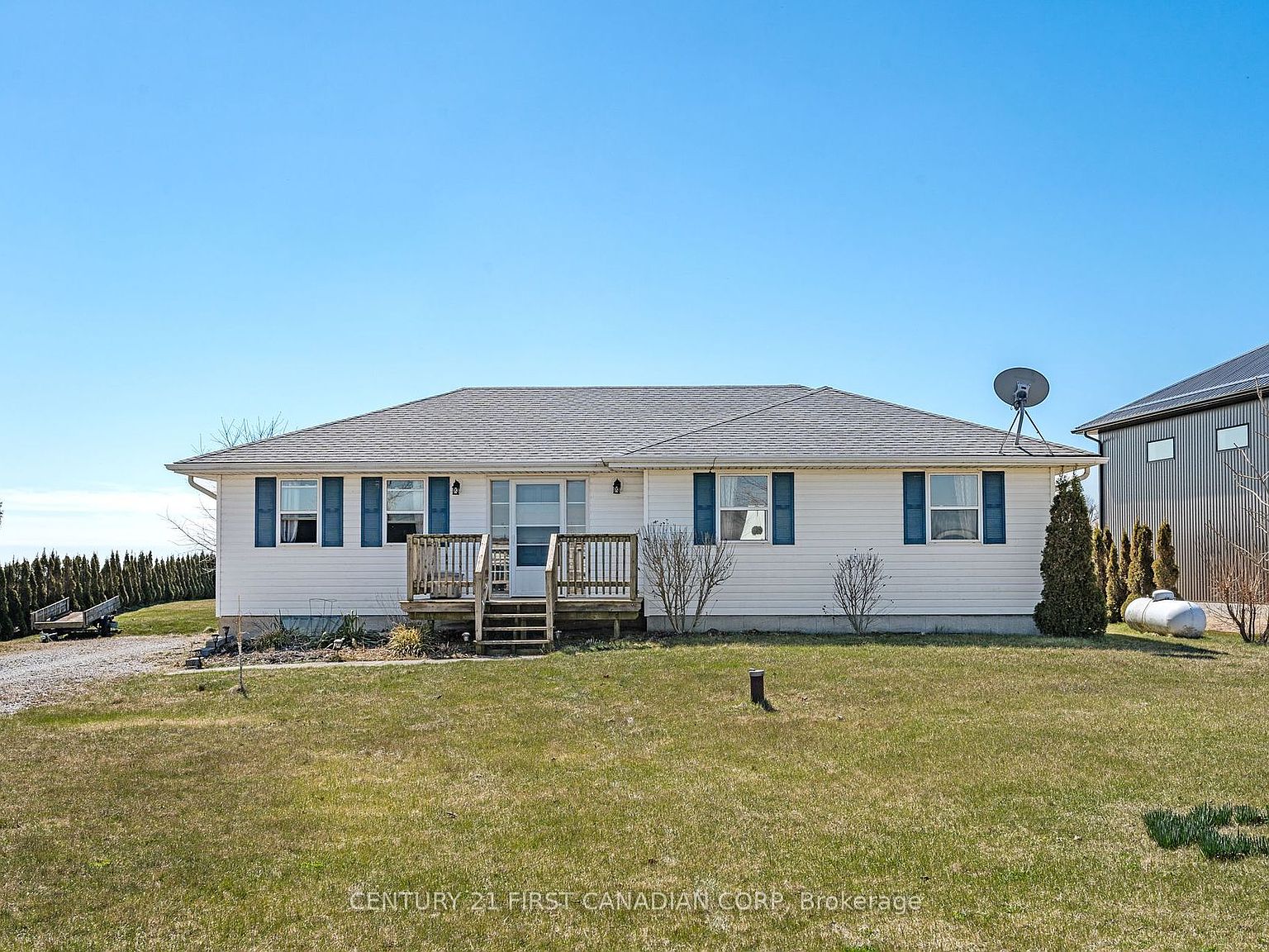 742 Lakeshore Rd, Norfolk County, ON N0J 1T0 | MLS #X8418036 | Zillow