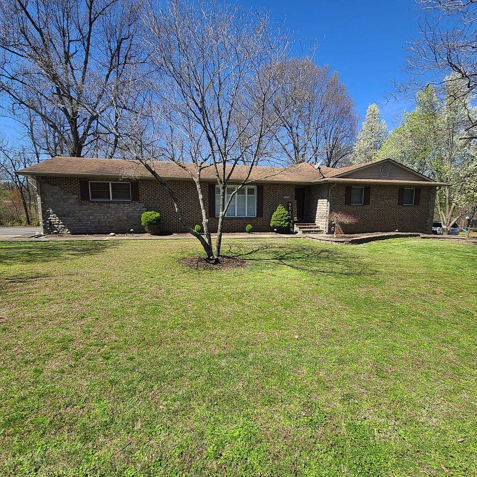 11361 Northview Dr, Dexter, MO 63841 | Zillow