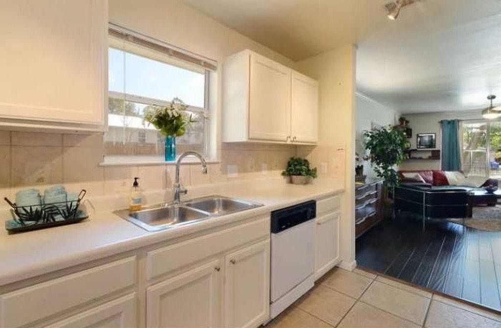 1036 Lott Ave, Austin, TX 78721 | Zillow