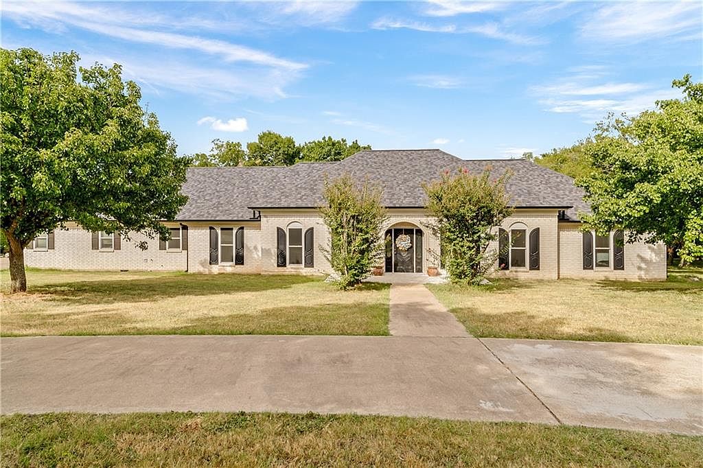 409 Oak Mott Rd, Eddy, TX 76524 | Zillow