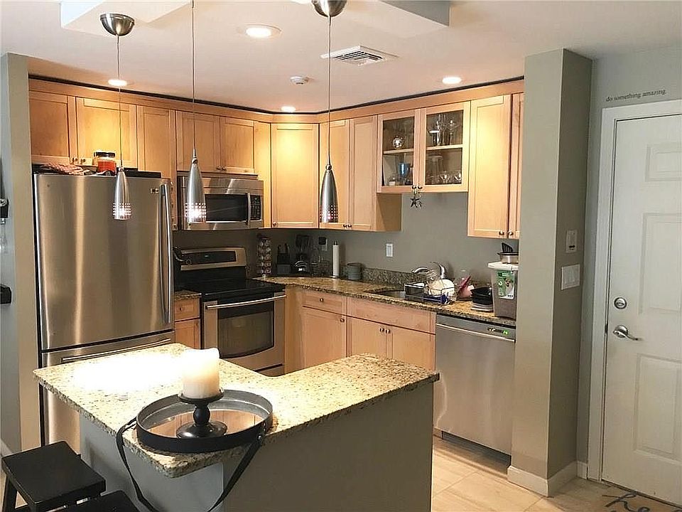 3524 W Shore Rd APT 601, Warwick, RI 02886 | Zillow