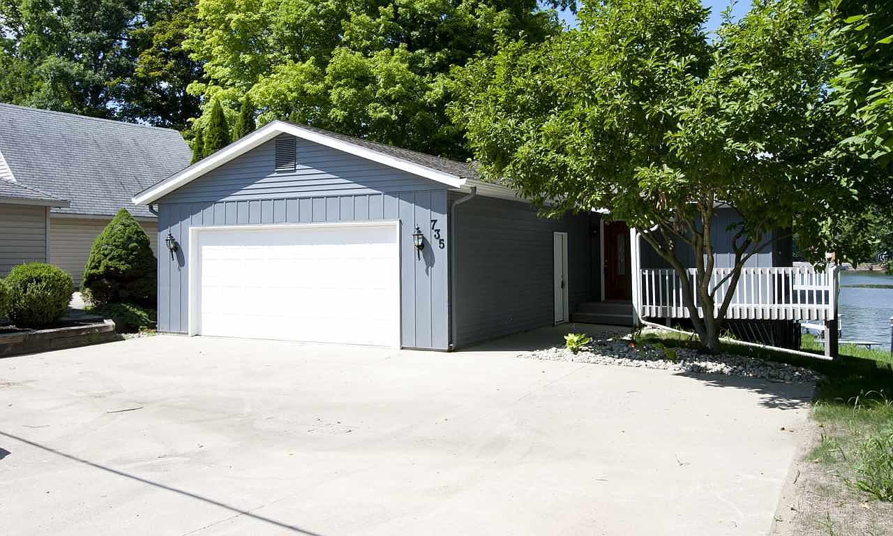 735 Lions Dr, Rome City, IN 46784 | Zillow