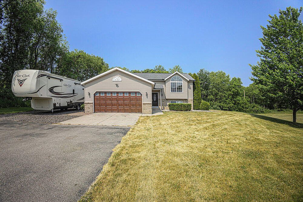 7549 Silver Ridge Dr NE, Rockford, MI 49341 | Zillow
