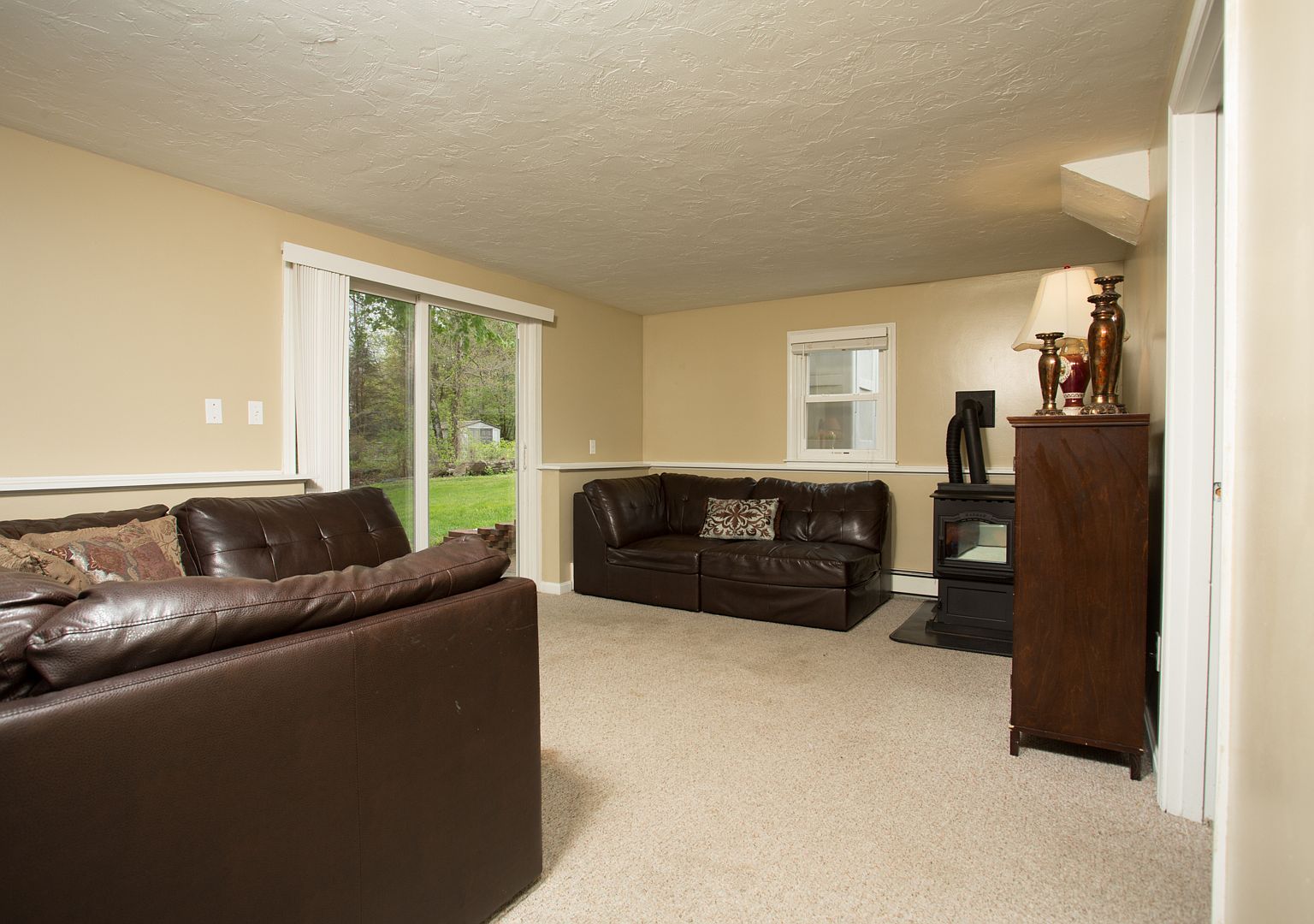 69 Reservoir St, Holden, MA 01520 | Zillow