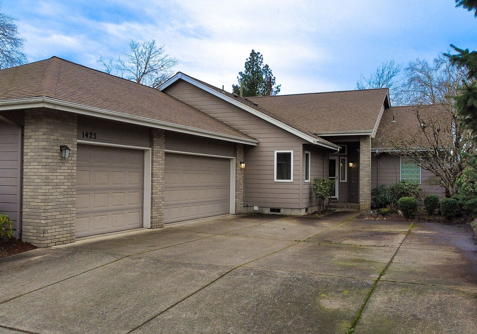 1425 Gilham Rd, Eugene, OR 97401 | Zillow