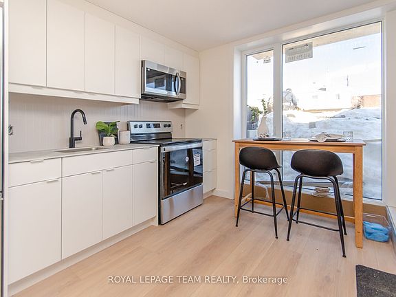 119 B Carruthers Ave #D, Ottawa, ON K1Y 1N4 | Zillow