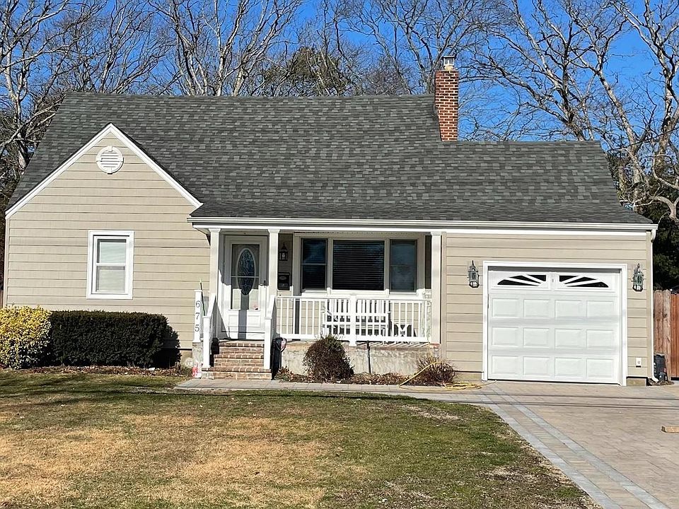 675 Elmwood Rd, West Babylon, NY 11704 | Zillow