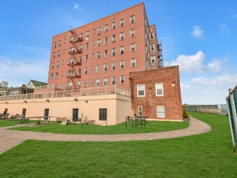 286 Corbin Place #1C in Brighton Beach, Brooklyn | StreetEasy