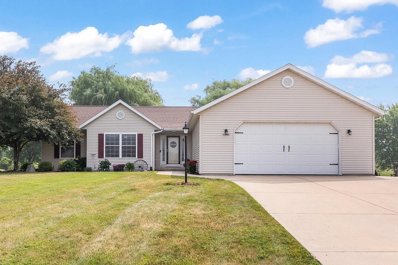 W2055 Summer Hill DRIVE, Helenville, WI 53137 | Zillow
