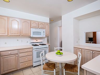 90 Daisy Farms Dr, New Rochelle, NY 10804 | Zillow