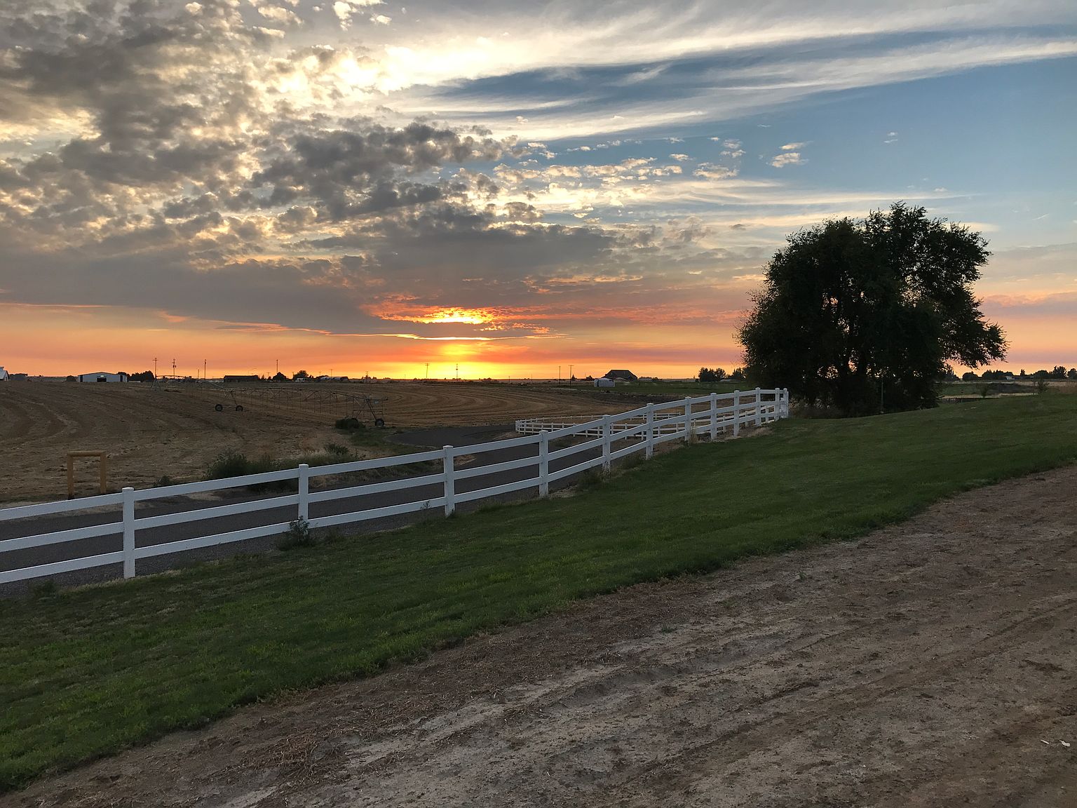 370 Hill Dr, Eltopia, WA 99330 | Zillow