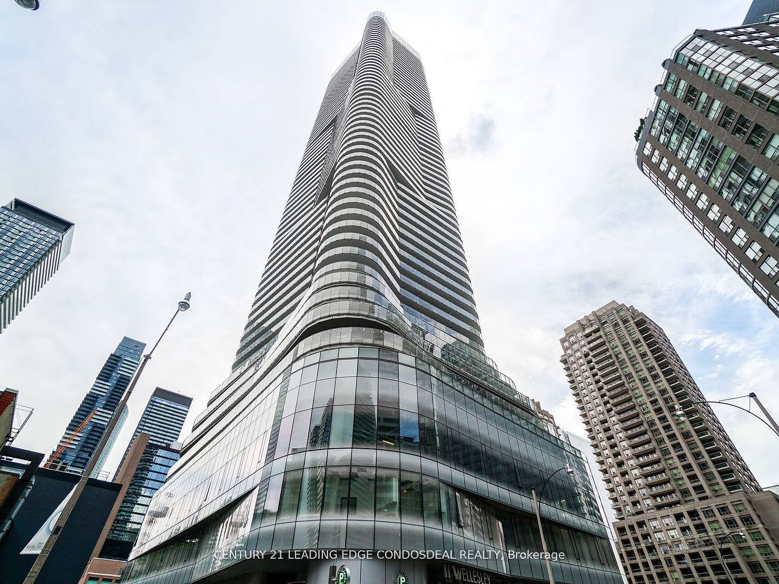 11 Wellesley St W #3710-C01, Toronto, ON M4Y 0G4 | Zillow