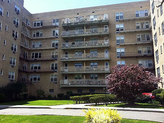 2350 Waters Edge Dr APT 2, Bayside, NY 11360 | Zillow