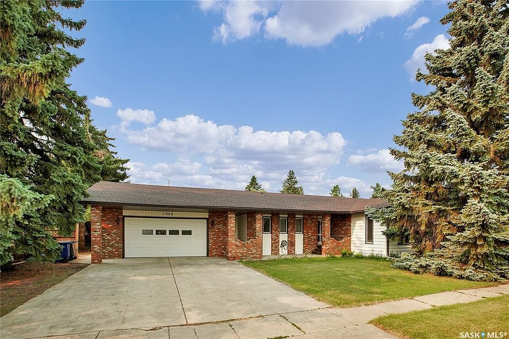 1009 8th STREET, Rosthern, SK S0K 3R0 | MLS #SK012928 | Zillow