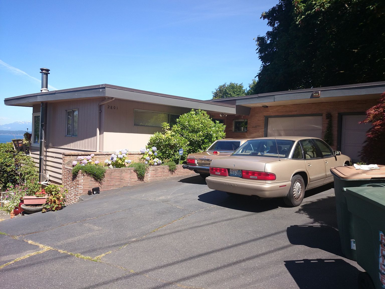 2801 Perkins Ln W, Seattle, WA 98199 | Zillow