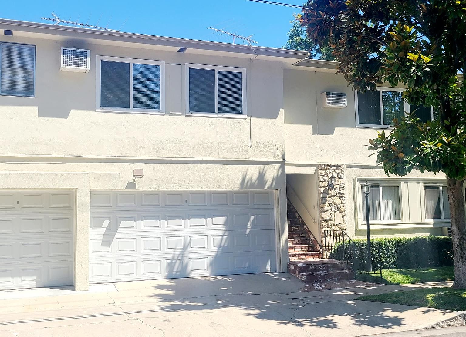 12509 Valley Spring Ln, Studio City, CA 91604 | Zillow