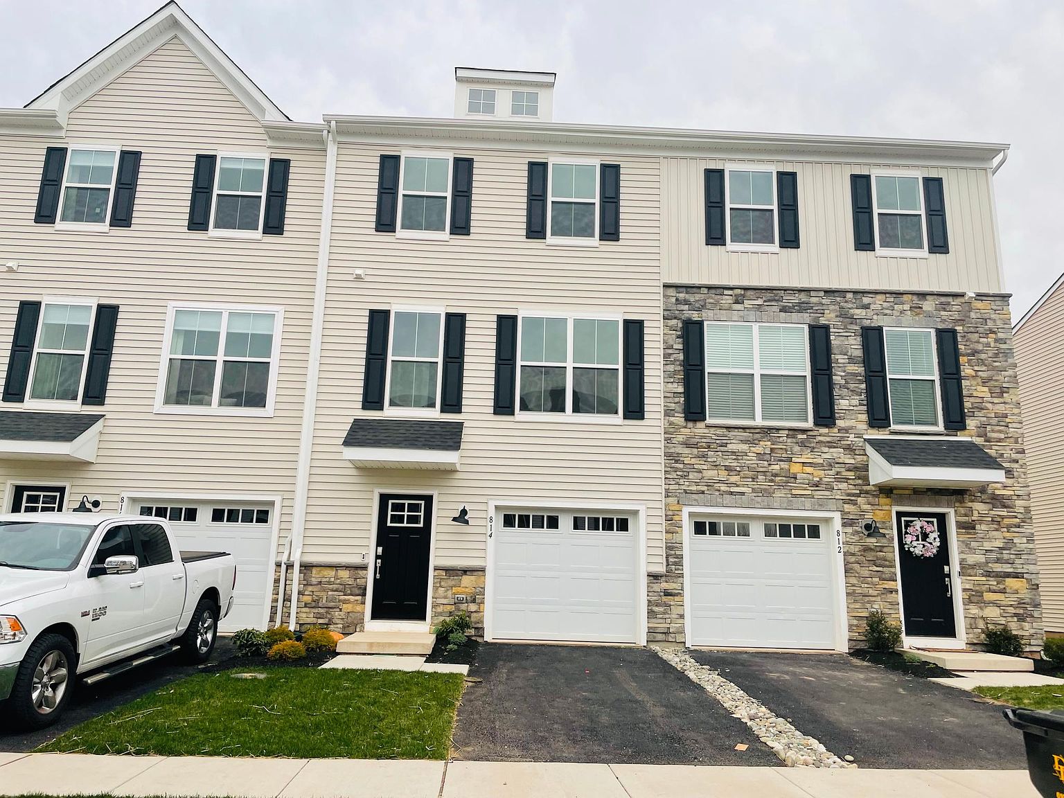 814 Pecan Rd, Spring City, PA 19475 | Zillow