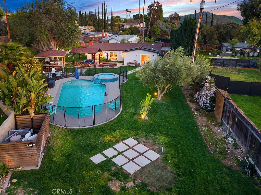 26255 Hatmor Dr, Calabasas, CA 91302 | MLS #AR25064857 | Zillow