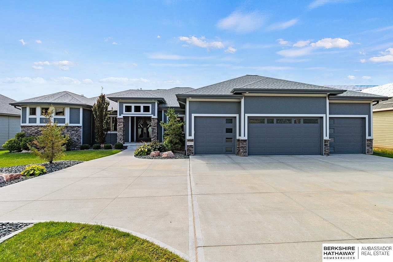 17703 N Reflection Cir, Bennington, NE 68007 | Zillow