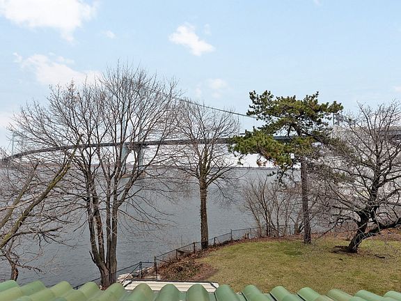 122 Malba Dr, Flushing, NY 11357 | Zillow