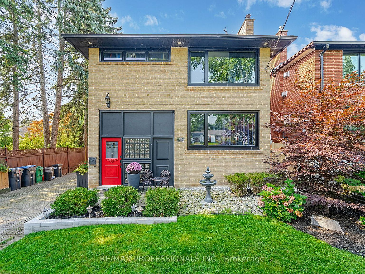 18 Ben Machree Dr #1, Mississauga, ON L5H 2S3 | Zillow