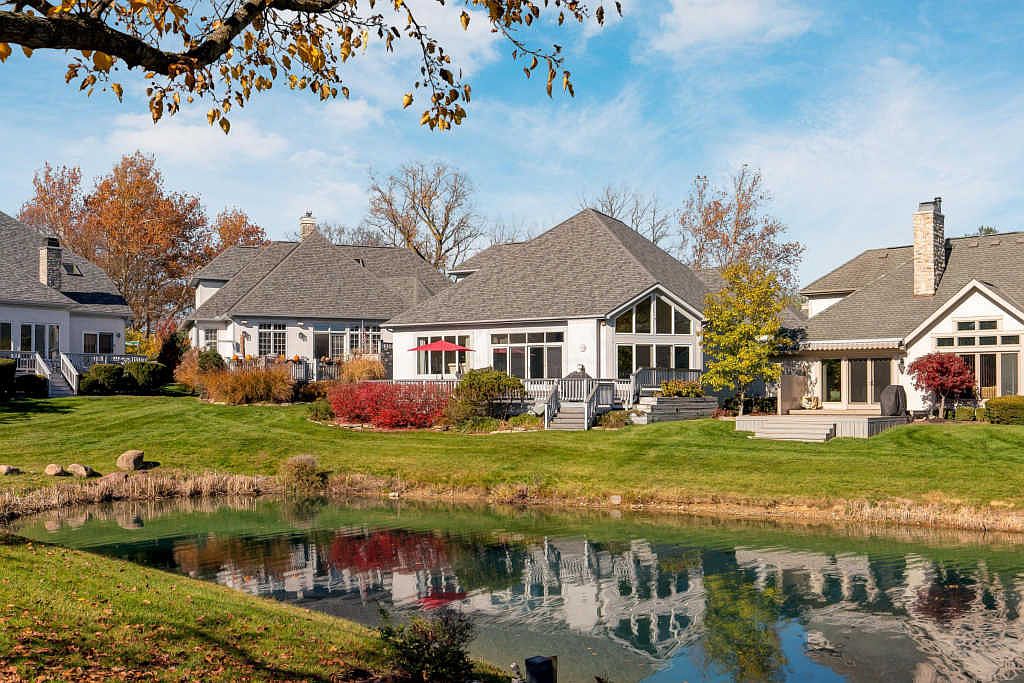 819 Crestway Dr, Columbus, OH 43235 | Zillow