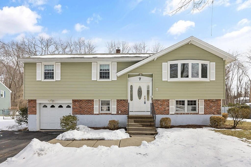 7 Nancy Cir, Maynard, MA 01754 | Zillow