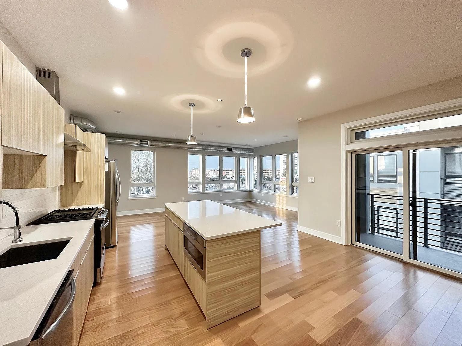 3200C Capri Dr #C204, Philadelphia, PA 19145 | Zillow