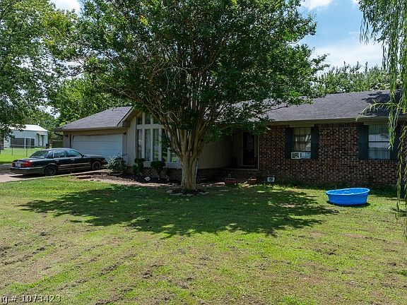 111 Lynn Dr, Arkoma, OK 74901 | MLS #1073423 | Zillow