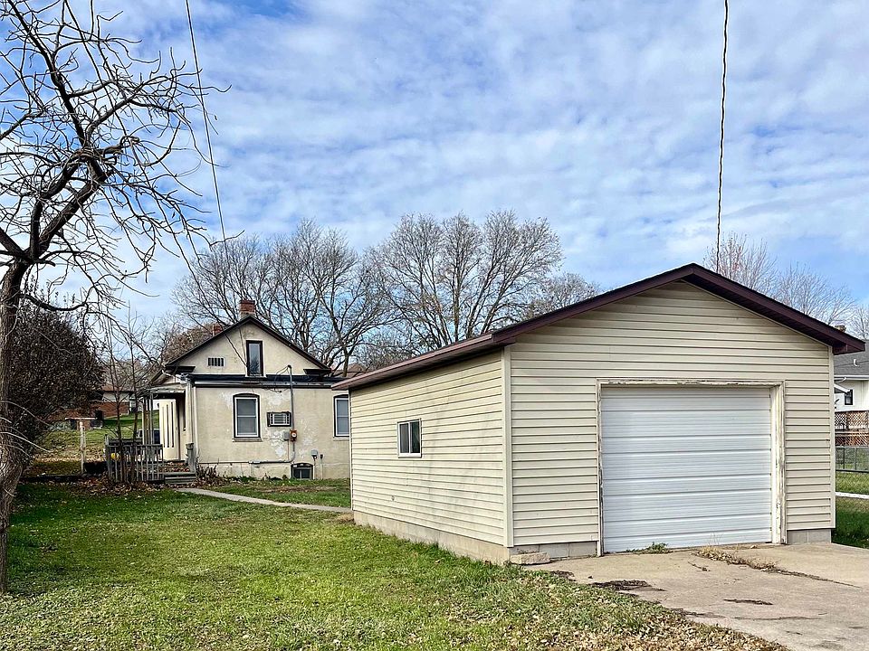 410 Green St, Yankton, SD 57078 | Zillow