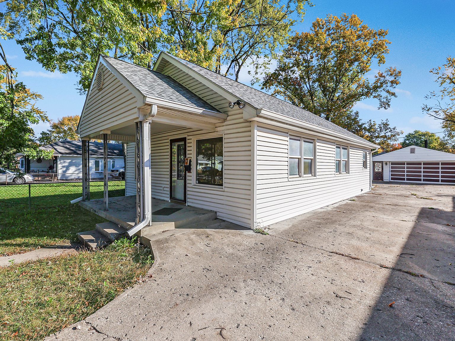 2135 Wallace Ave, Indianapolis, IN 46218 | Zillow