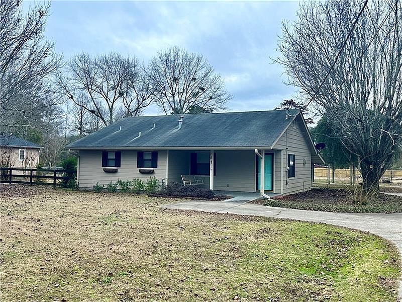 61 Terry Dr, Smiths Station, AL 36877 | Zillow