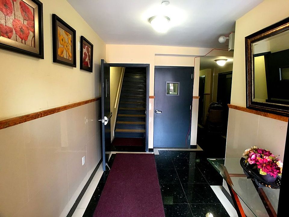 40 68th St Woodside NY | Zillow