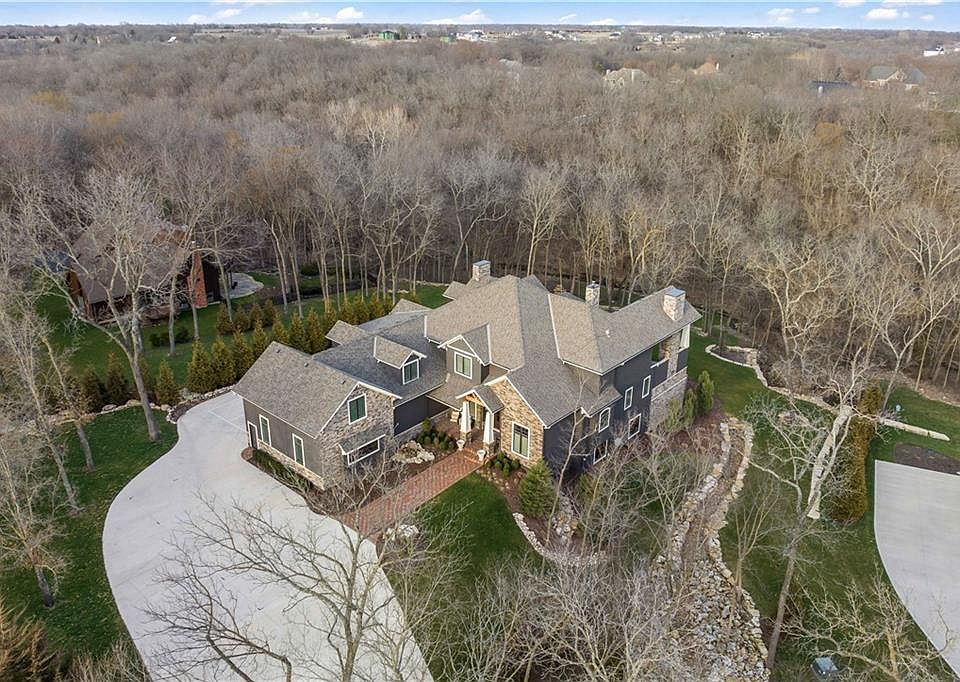 3700 W 180th Ter, Stilwell, KS 66085 | Zillow