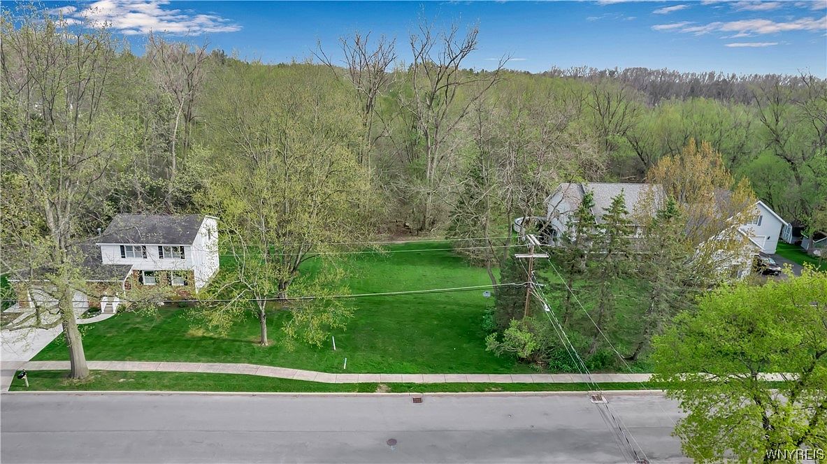 Ville Warren Dr, East Aurora, NY 14052 | Zillow