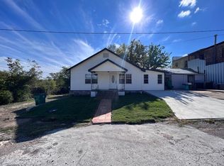 601 E Henry St, Hamilton, TX 76531 | MLS #11429502 | Zillow