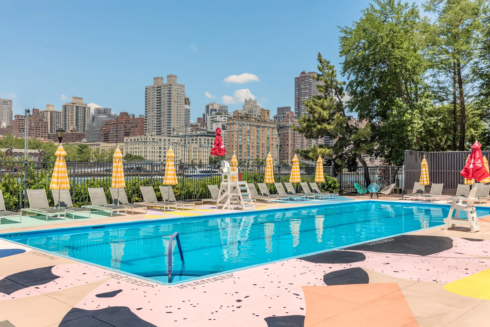 Manhattan Park at 10 River Road in Roosevelt Island : Sales, Rentals ...